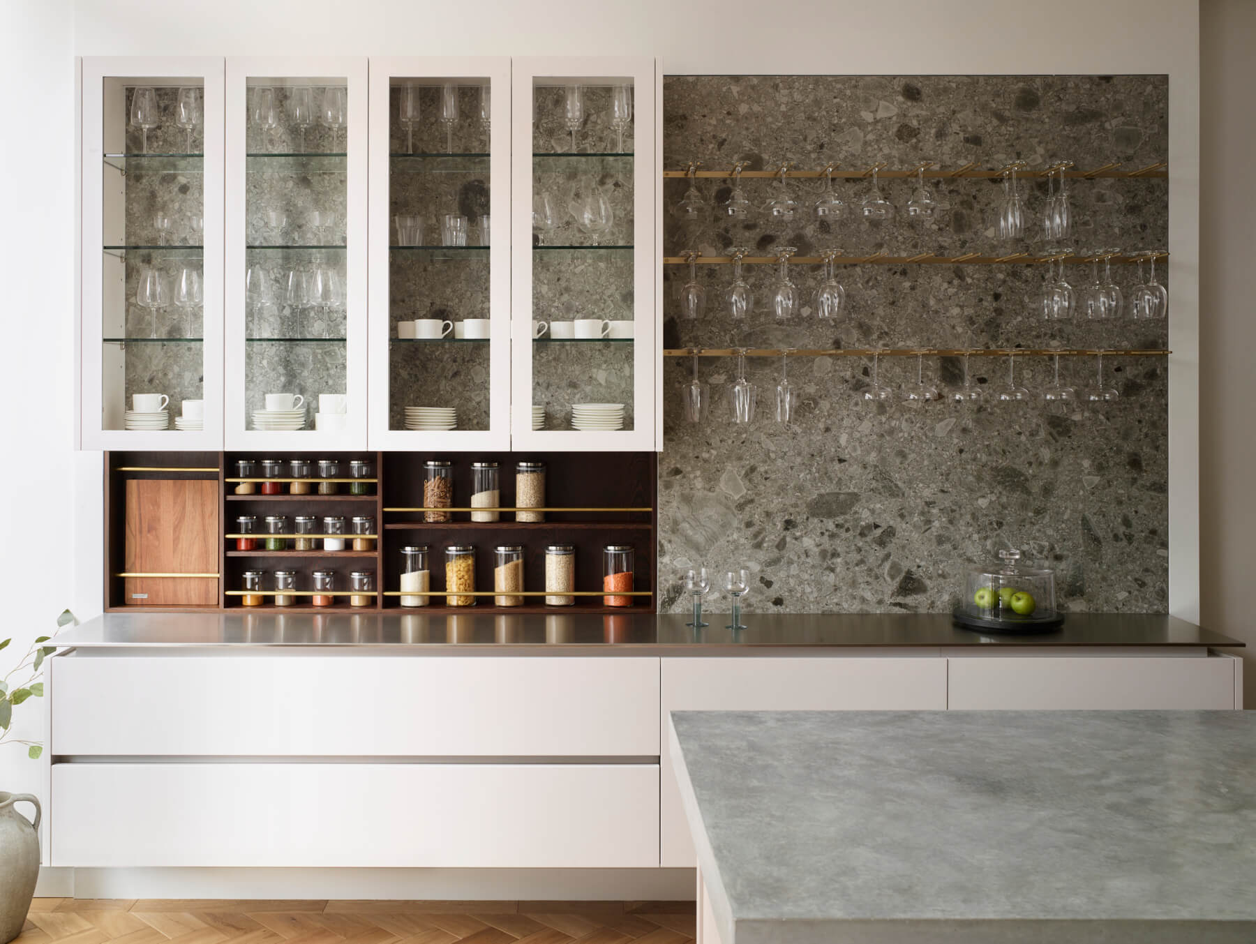 7 ways to style your splashback