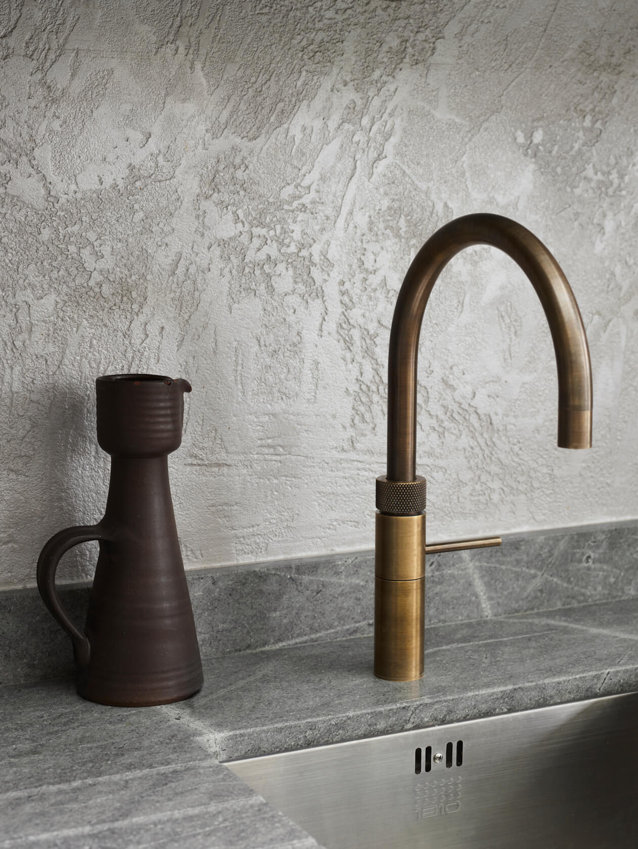 7 ways to style your splashback